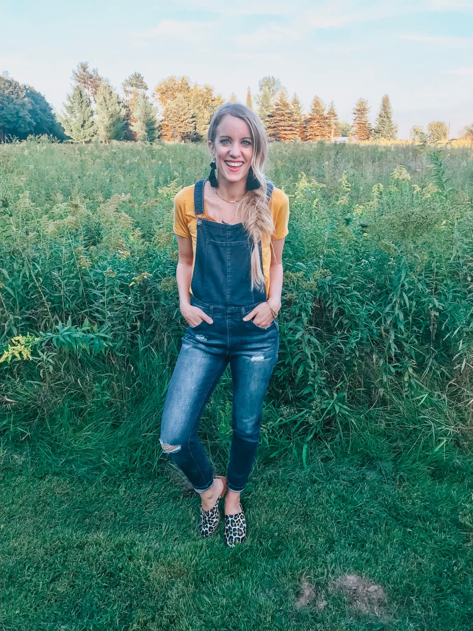 How to Style Overalls - 5 Tips To Wear Them With Style - Paisley & Sparrow