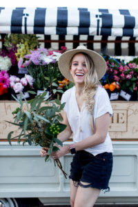 9 Perfect Concert Outfits [What to Wear to a Concert] - Paisley & Sparrow