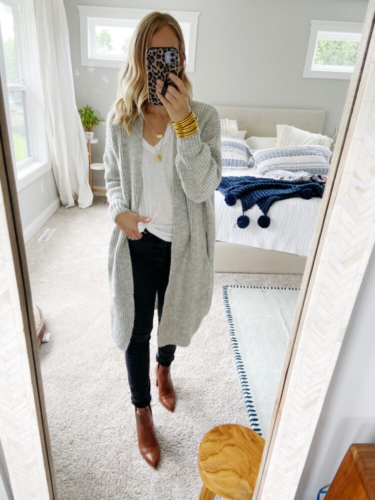 How to Tuck in A Shirt - 4 Easy Tucking Styles - Paisley & Sparrow