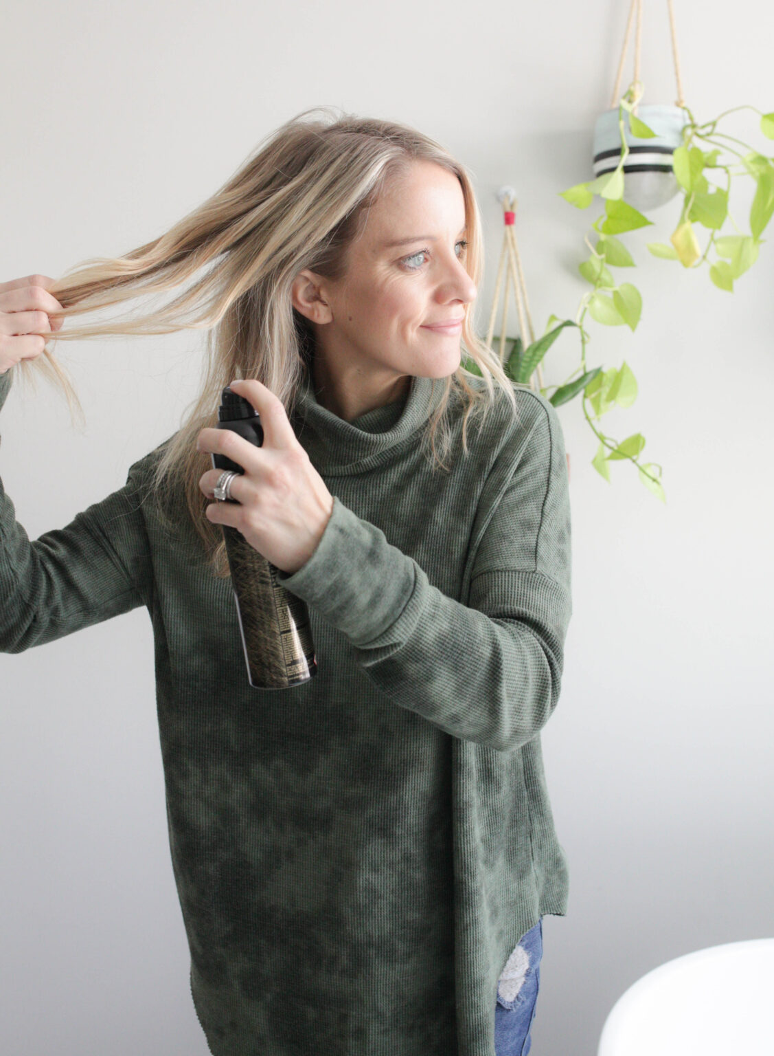 How to Use Dry Shampoo (9 Expert Tips) - Paisley & Sparrow