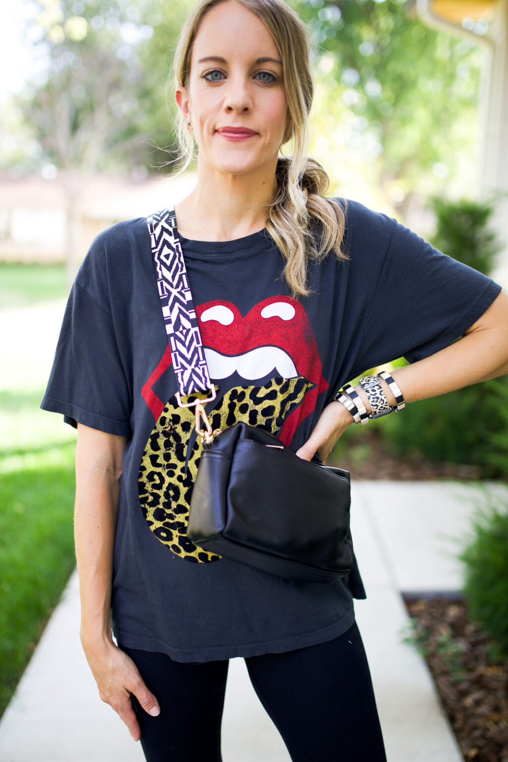 30 Perfect Travel Outfits: What to Wear When Traveling - Paisley & Sparrow