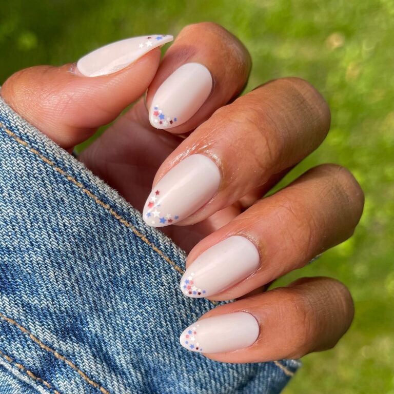 17 Cute Patriotic Nail Ideas - Paisley & Sparrow