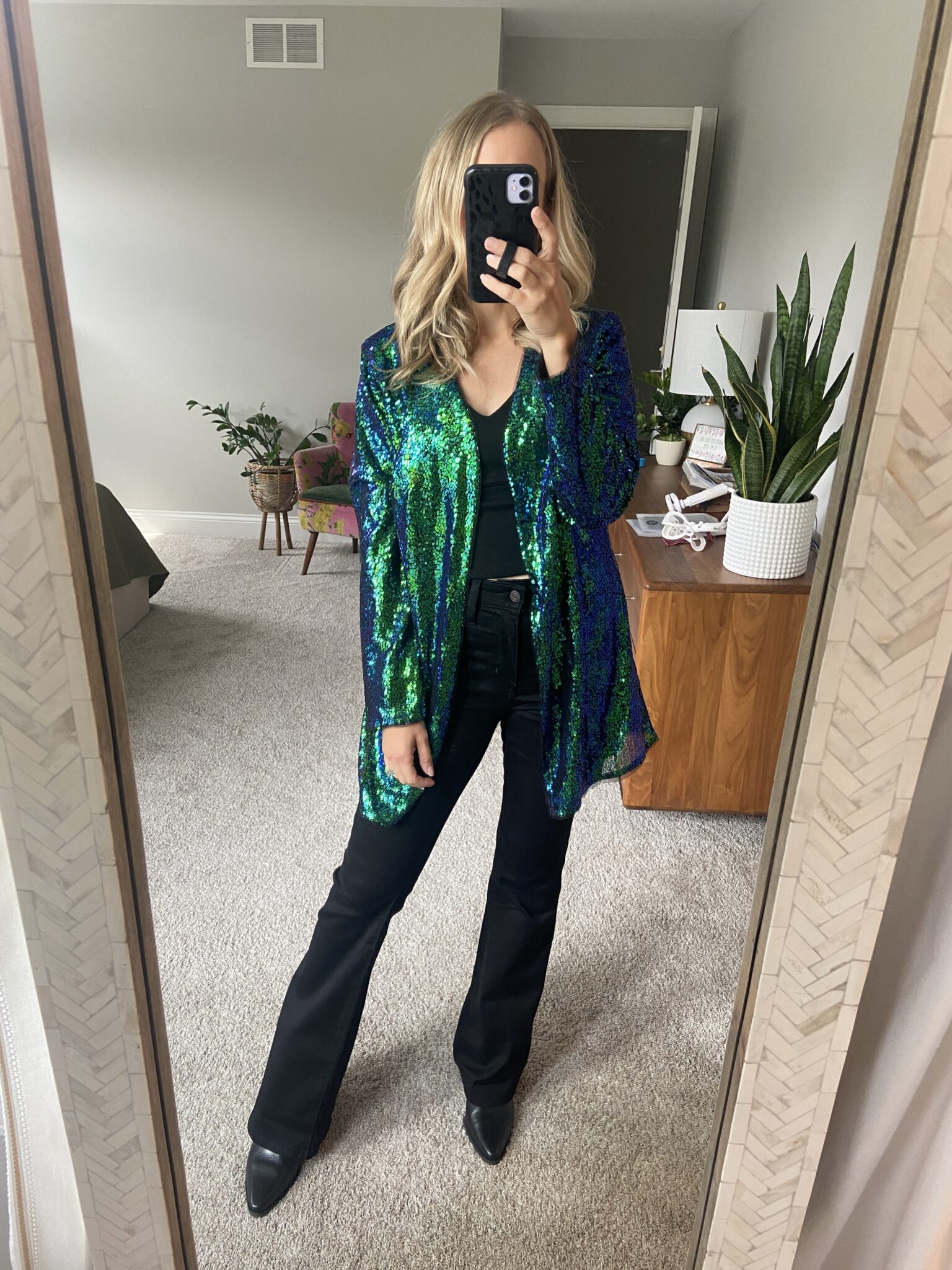 9 Perfect Concert Outfits [What to Wear to a Concert] - Paisley & Sparrow