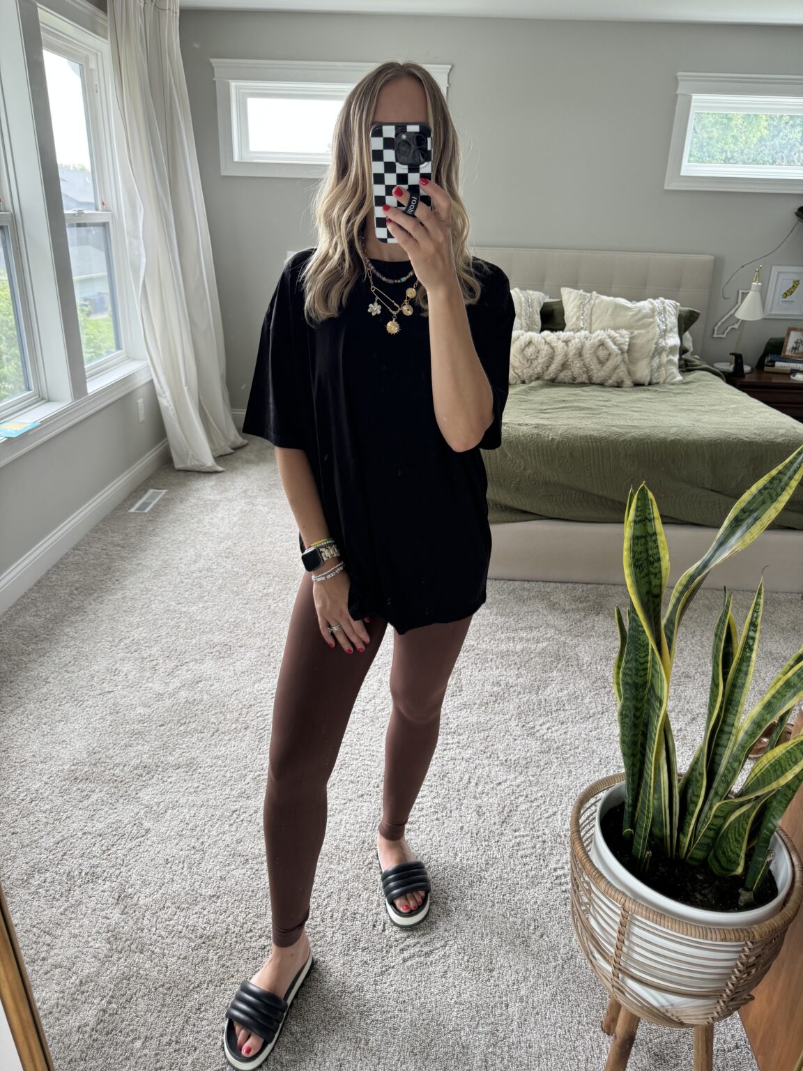 15 Road Trip Outfit Ideas That Are Comfy Yet Chic - Paisley & Sparrow