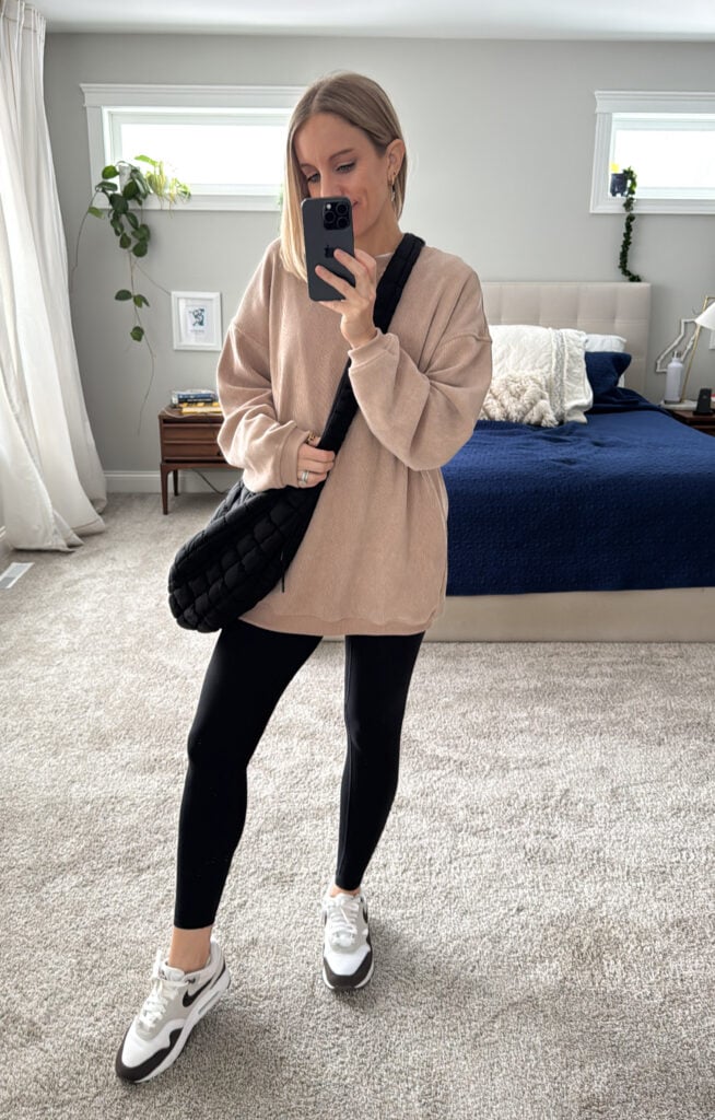 What to Wear as a Sports Mom | 15 Cute & Comfy Outfit Ideas